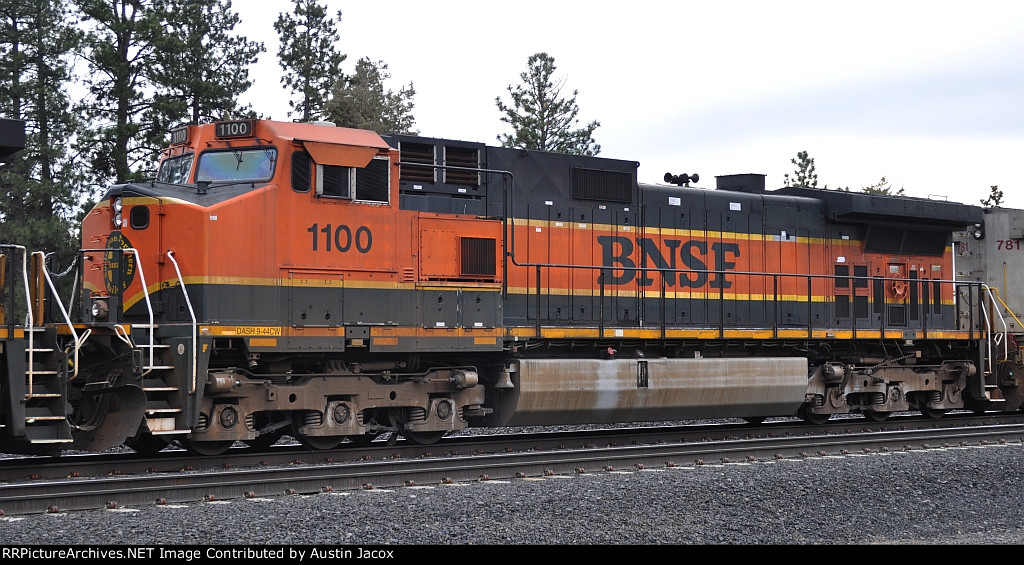 BNSF 1100
